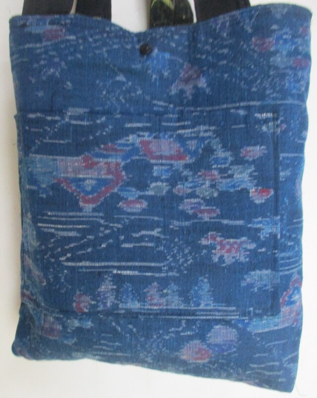 7438 鶴柄の着物で作った手提げ袋 #送料無料 | iichi 日々の暮らしを心地よくするハンドメイドやアンティークのマーケットプレイス