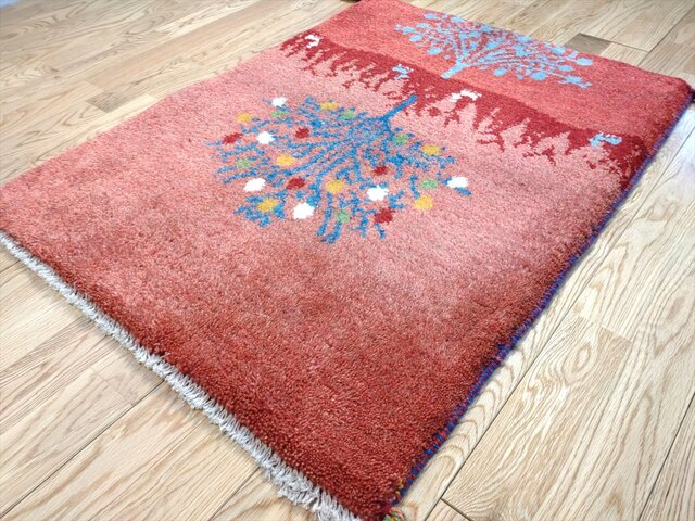 ペルシャ ギャッベ 玄関マット 85x64cm ザクロの木 桃色 青色 夕方から夜の風景 | iichi 日々の暮らしを心地よくするハンドメイドやアンティークのマーケットプレイス