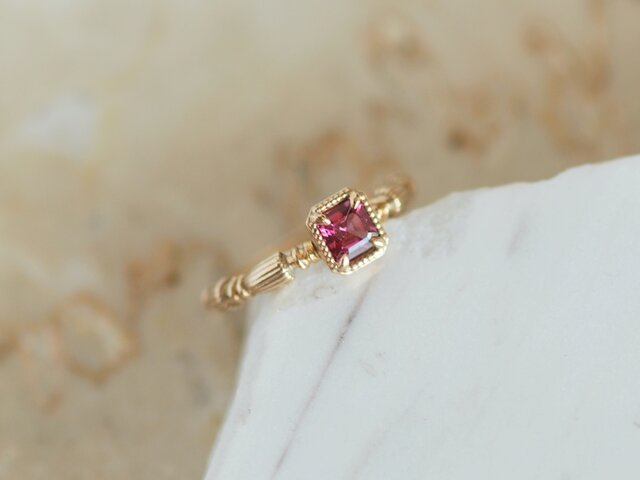 マラヤガーネット リング / K10YG【1点限り】 | iichi 日々の暮らしを心地よくするハンドメイドやアンティークのマーケットプレイス