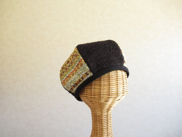 6枚はぎのベレー帽 ネイビー、フェアアイル風 | iichi 日々の暮らしを心地よくするハンドメイドやアンティークのマーケットプレイス