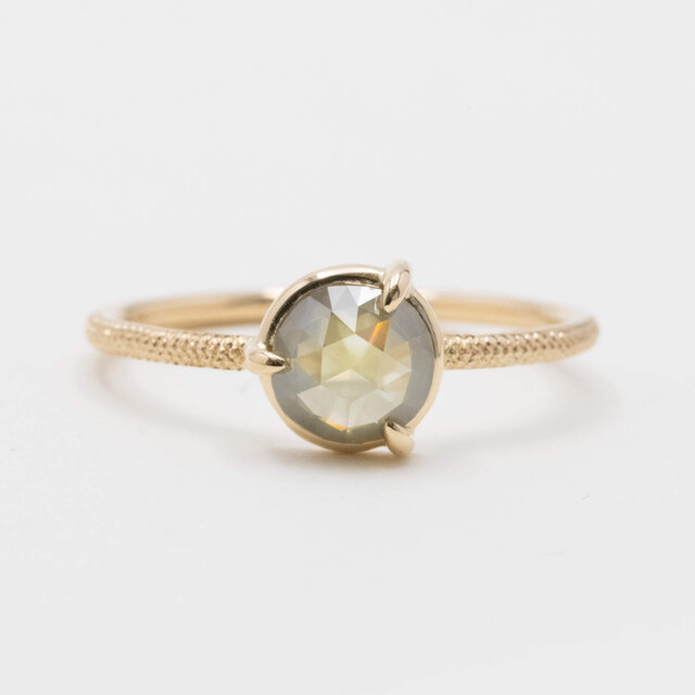Moon light diamond ring | iichi 日々の暮らしを心地よくするハンドメイドやアンティークのマーケットプレイス