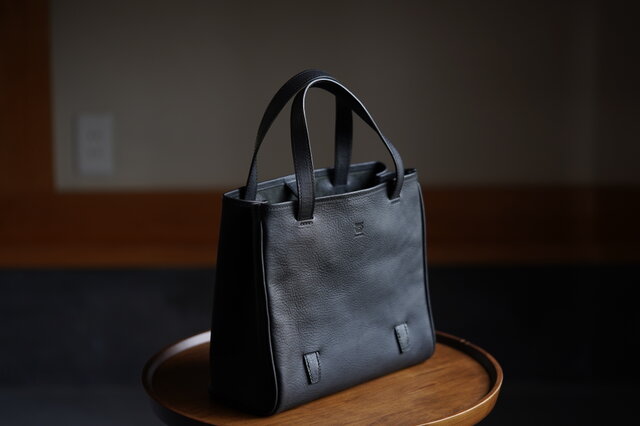 【即納品】Assime Tote Nero（ブラック） | iichi 日々の暮らしを心地よくするハンドメイドやアンティークのマーケットプレイス