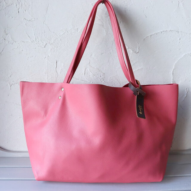 【期間限定】フニャ 軽量 ソフトシュリンク 肩がけ 本革 ハンドメイド875 | iichi 日々の暮らしを心地よくするハンドメイドやアンティークのマーケットプレイス