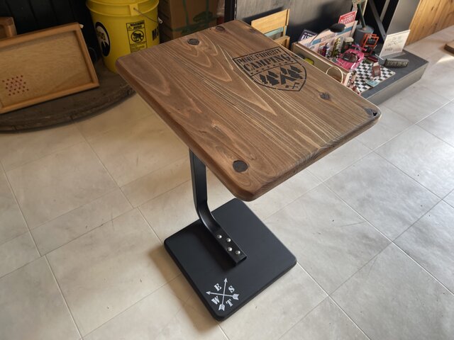 在庫あり 即納 hotaru サイドテーブル ダーク ブラック リビング テーブル ステンシル ソファーテーブル 天然木 | iichi 日々の暮らしを心地よくするハンドメイドやアンティークの ...