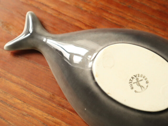 グスタフスベリ／フィッシュプレート 21cm 〈グレー〉 | iichi 日々の暮らしを心地よくするハンドメイドやアンティークのマーケットプレイス