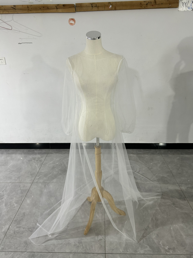 エレガント シースルー オフホワイト オーバードレス トレーン 披露宴 | iichi 日々の暮らしを心地よくするハンドメイドやアンティークのマーケットプレイス