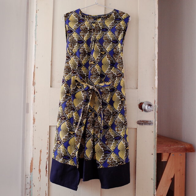 アフリカンプリント チュニックワンピース tiny swallows & 播州織 | iichi 日々の暮らしを心地よくするハンドメイドやアンティークのマーケットプレイス