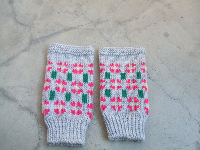 指先の出ているミトン | iichi 日々の暮らしを心地よくするハンドメイドやアンティークのマーケットプレイス