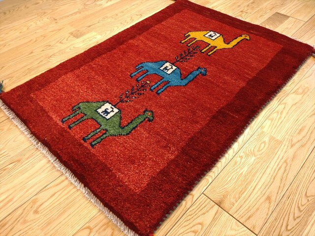 ペルシャ ギャッベ 玄関マット 88×60cm 茜色 ラクダ | iichi 日々の暮らしを心地よくするハンドメイドやアンティークのマーケットプレイス