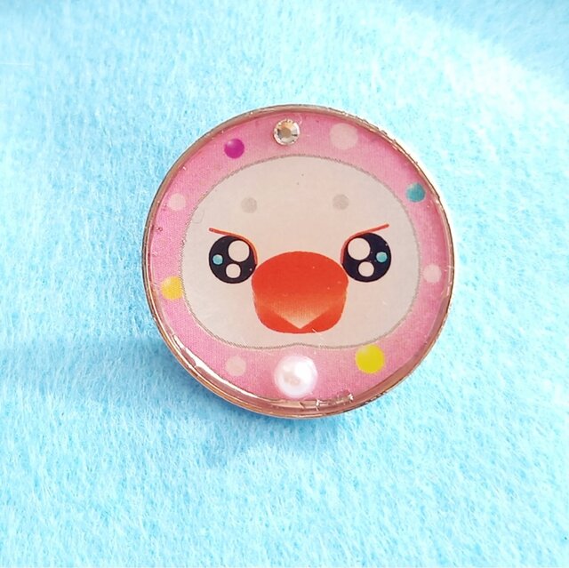 白文鳥さん/文鳥さん ピンズブローチ(21mm)ピンク•ブルー | iichi 日々の暮らしを心地よくするハンドメイドやアンティークのマーケットプレイス