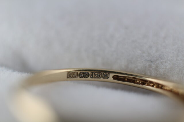 英国 ビンテージ イギリス ゴールド 指輪 リング 天然 エメラルド ベリル ビンテージ 純金率 375 宝石 J104 | iichi 日々の暮らしを心地よくするハンドメイドやアンティークの ...