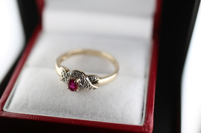 絶品 英国 ビンテージ イギリス ゴールド 指輪 リング 天然 ルビー ダイアモンド 純金率 375 鑑定書 J111 | iichi 日々の暮らしを心地よくするハンドメイドやアンティークの ...