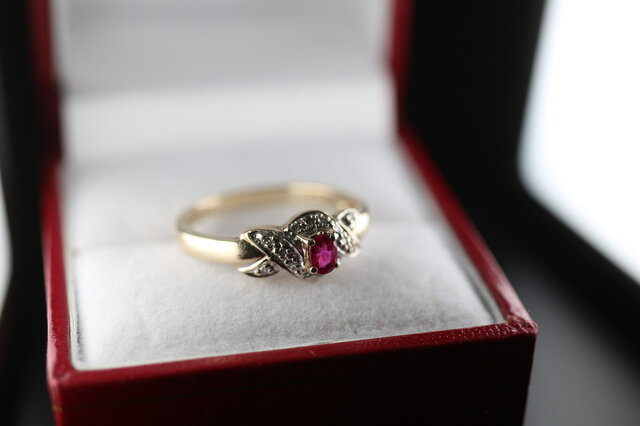 絶品 英国 ビンテージ イギリス ゴールド 指輪 リング 天然 ルビー ダイアモンド 純金率 375 鑑定書 J111 | iichi 日々の暮らしを心地よくするハンドメイドやアンティークの ...