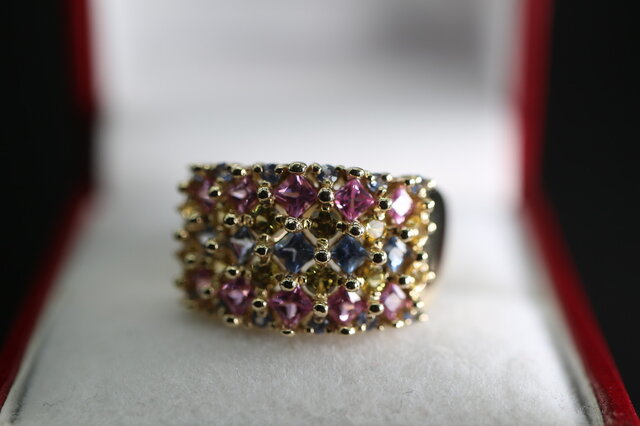 英国 ビンテージ イギリス ゴールド 指輪 リング 天然 サファイア ピンク ブルー イエロー 375 鑑定書 J113 | iichi 日々の暮らしを心地よくするハンドメイドやアンティークの ...