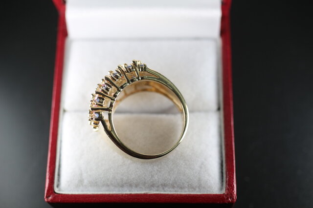 英国 ビンテージ イギリス ゴールド 指輪 リング 天然 サファイア ピンク ブルー イエロー 375 鑑定書 J113 | iichi 日々の暮らしを心地よくするハンドメイドやアンティークの ...