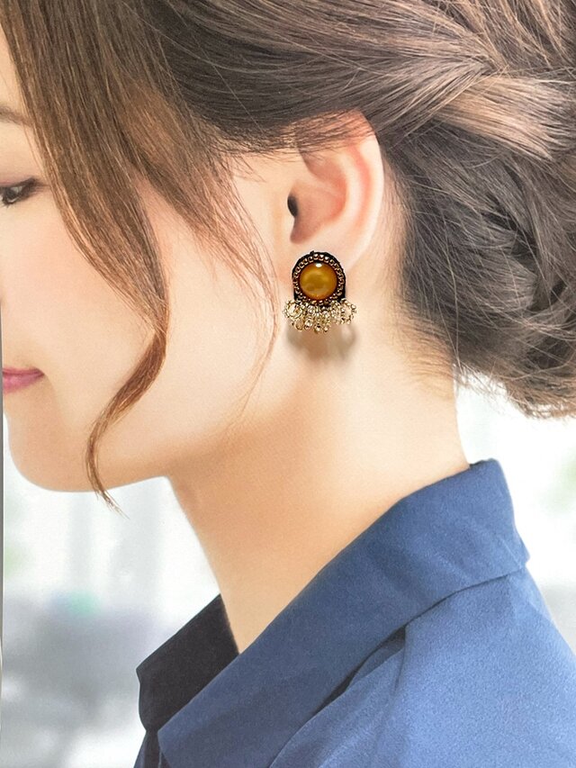ビーズ刺繍フリンジピアス | iichi 日々の暮らしを心地よくするハンドメイドやアンティークのマーケットプレイス