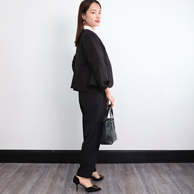 上品 バックフレア ノーカラージャケット 2サイズ ブラック 0612BK | iichi 日々の暮らしを心地よくするハンドメイドやアンティークのマーケットプレイス