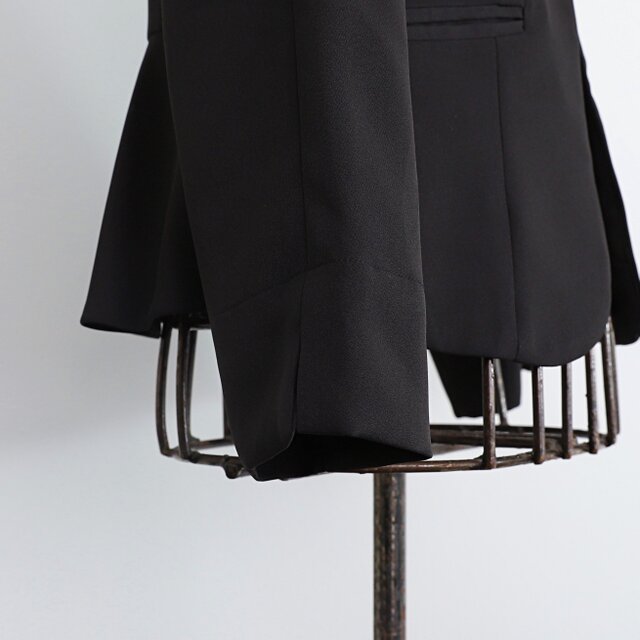 上品 バックフレア ノーカラージャケット 2サイズ ブラック 0612BK | iichi 日々の暮らしを心地よくするハンドメイドやアンティークのマーケットプレイス