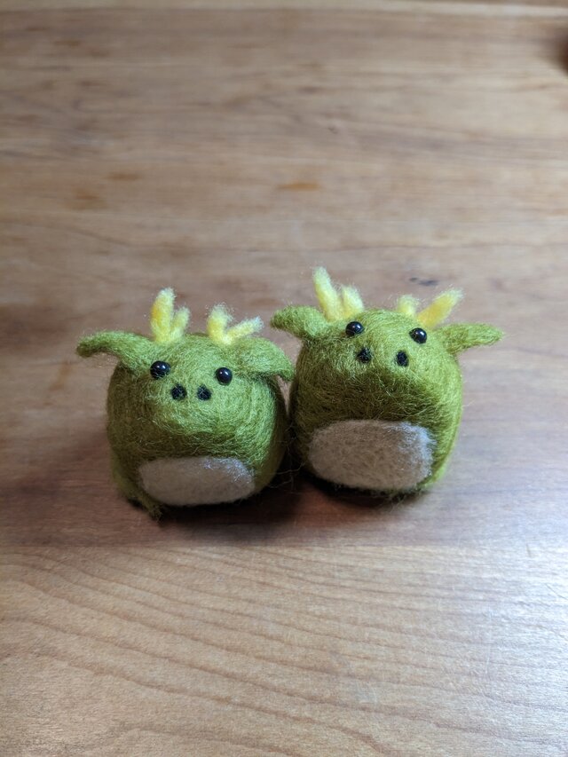 干支 辰 置物（羊毛フェルト） | iichi 日々の暮らしを心地よくするハンドメイドやアンティークのマーケットプレイス