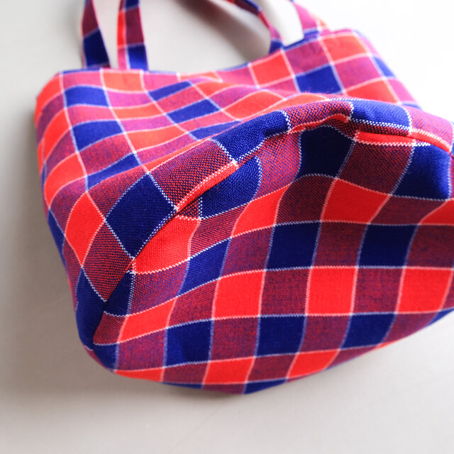 マサイファブリック バケットバッグ Massai Blanket Red & Blue | iichi 日々の暮らしを心地よくするハンドメイドやアンティークのマーケットプレイス