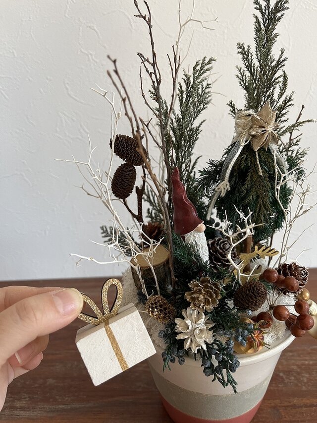 2023 Christmas Wonder holiday / ワンダーホリデー ML（サンタ×ツリー×プレゼント） | iichi 日々の暮らしを心地よくするハンドメイドやアンティークの ...