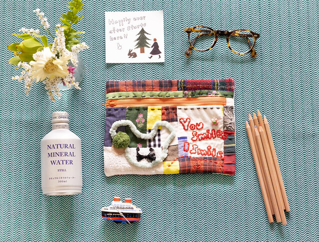 ぺたんこファスナーポーチbear再販−2 | iichi 日々の暮らしを心地よくするハンドメイドやアンティークのマーケットプレイス