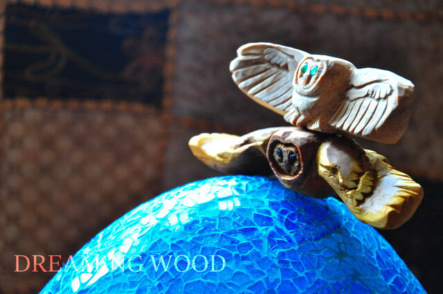 飛ぶ夜の使者フクロウ Flying night messenger owl ornament | iichi 日々の暮らしを心地よくするハンドメイドやアンティークのマーケットプレイス