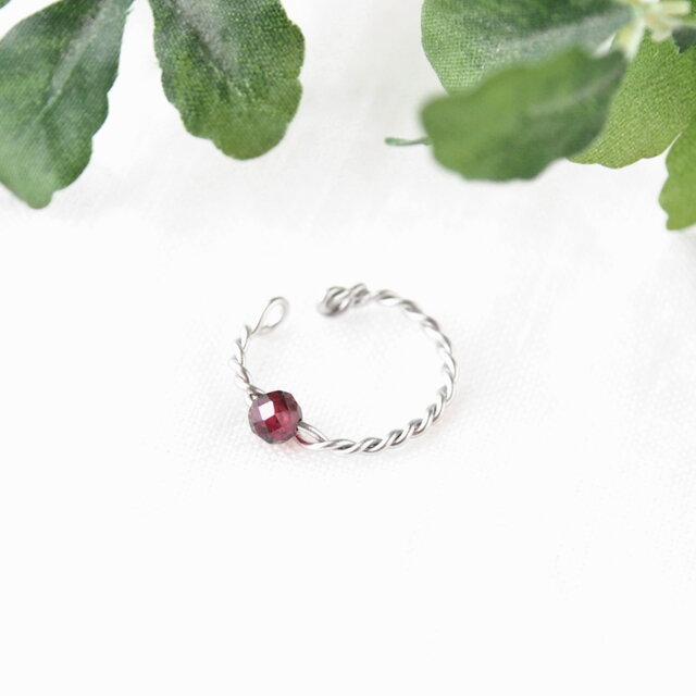 Twist Cuff（ガーネット） | iichi 日々の暮らしを心地よくするハンドメイドやアンティークのマーケットプレイス