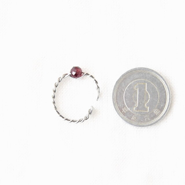 Twist Cuff（ガーネット） | iichi 日々の暮らしを心地よくするハンドメイドやアンティークのマーケットプレイス