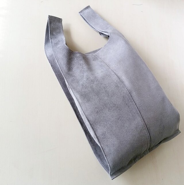 【送料無料 お試し価格】ちょっと贅沢なサブバッグ ピッグスエード 3p (M) グレー | iichi 日々の暮らしを心地よくするハンドメイドやアンティークのマーケットプレイス