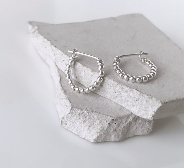 silver925 silver filled petit ball hoop フープピアス キャッチレス メタルボール | iichi 日々の暮らしを心地よくするハンドメイドやアンティークの ...