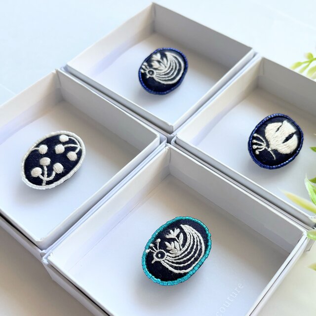 ビーズで飾った北欧風ことりの花籠の刺繍ブローチ(hokuo）#199 | iichi 日々の暮らしを心地よくするハンドメイドやアンティークのマーケットプレイス