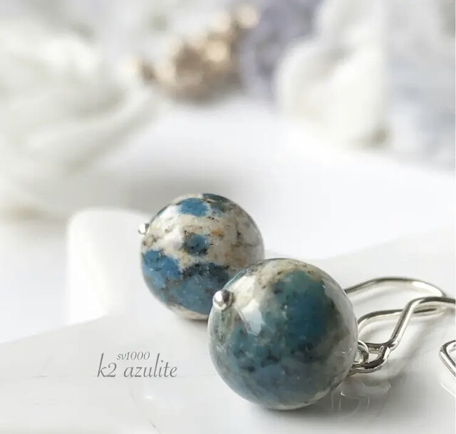 送料無料 ︎限定♡k2アズライト10㎜玉ピアス purecubic | iichi 日々の暮らしを心地よくするハンドメイドやアンティークのマーケットプレイス