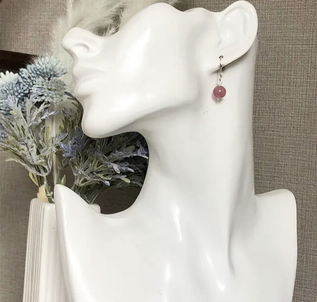 送料無料 ︎限定♡AAAAマダガスカル産ローズクォーツ8㎜玉ピアス purecubic | iichi 日々の暮らしを心地よくするハンドメイドやアンティークのマーケットプレイス