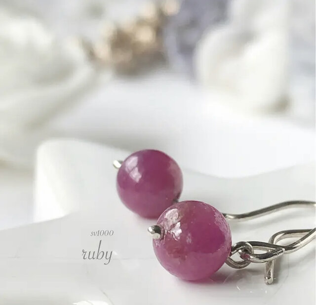 送料無料 ︎限定♡AAAルビー7㎜玉ピアス purecubic | iichi 日々の暮らしを心地よくするハンドメイドやアンティークのマーケットプレイス