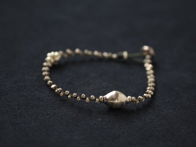braid bracelet 'silver' | iichi 日々の暮らしを心地よくするハンドメイドやアンティークのマーケットプレイス
