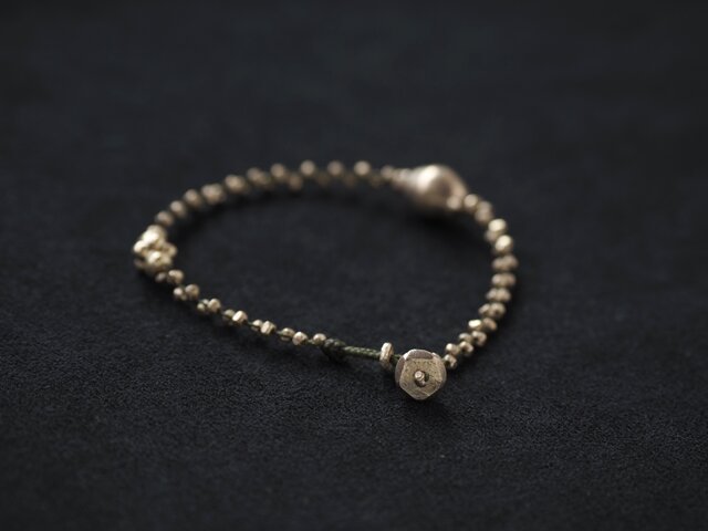 braid bracelet 'silver' | iichi 日々の暮らしを心地よくするハンドメイドやアンティークのマーケットプレイス