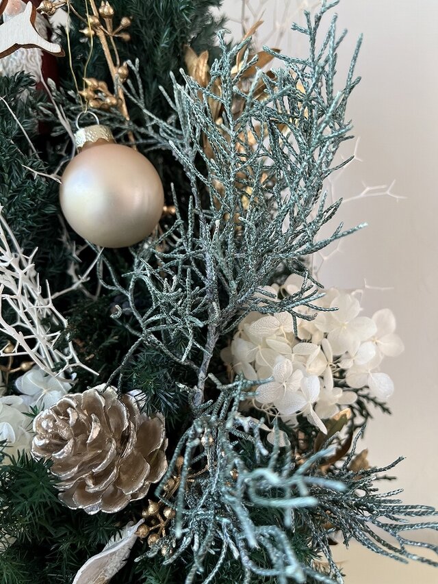 サンタクロースは準備中 | iichi 日々の暮らしを心地よくするハンドメイドやアンティークのマーケットプレイス