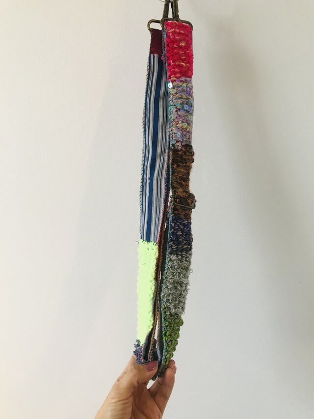strap 手編みのストラップ ウール 布製 毛糸 肩掛けストラップ スローファッション ハンドメイド 1903 | iichi 日々の暮らしを心地よくするハンドメイドやアンティークの ...
