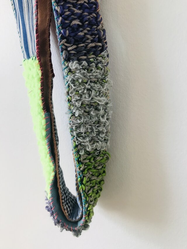 strap 手編みのストラップ ウール 布製 毛糸 肩掛けストラップ スローファッション ハンドメイド 1903 | iichi 日々の暮らしを心地よくするハンドメイドやアンティークの ...