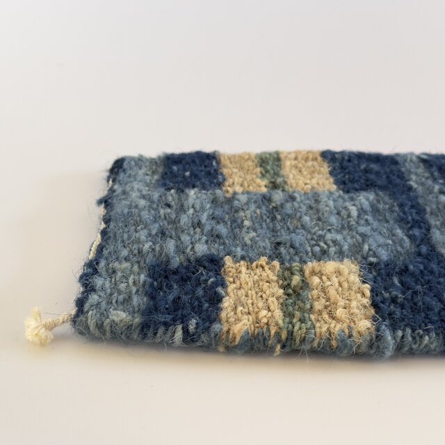 ミニ敷物 Blue layer | iichi 日々の暮らしを心地よくするハンドメイドやアンティークのマーケットプレイス