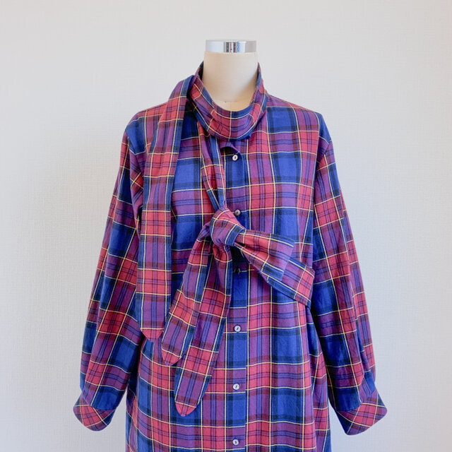 【完全一点物】ボウタイワンピース（タータンチェック ネイビーレッド） | iichi 日々の暮らしを心地よくするハンドメイドやアンティークのマーケットプレイス