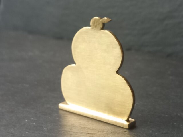 真鍮 brass 鏡餅 S | iichi 日々の暮らしを心地よくするハンドメイドやアンティークのマーケットプレイス