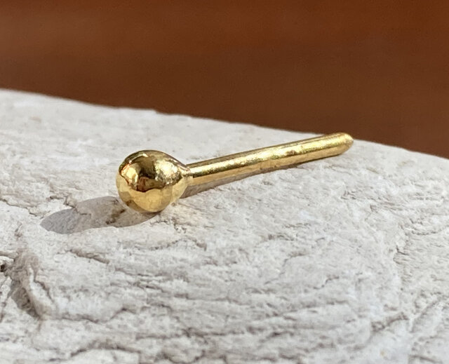限定1点 K24純金 2.8mm直径1mm軸 丸玉スタッドピアス K24 Round Ball Stud（片耳分） | iichi 日々の暮らしを心地よくするハンドメイドやアンティークの ...