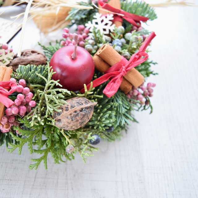 コロンと可愛いミニリンゴのクリスマス・ハーフリース | iichi 日々の暮らしを心地よくするハンドメイドやアンティークのマーケットプレイス