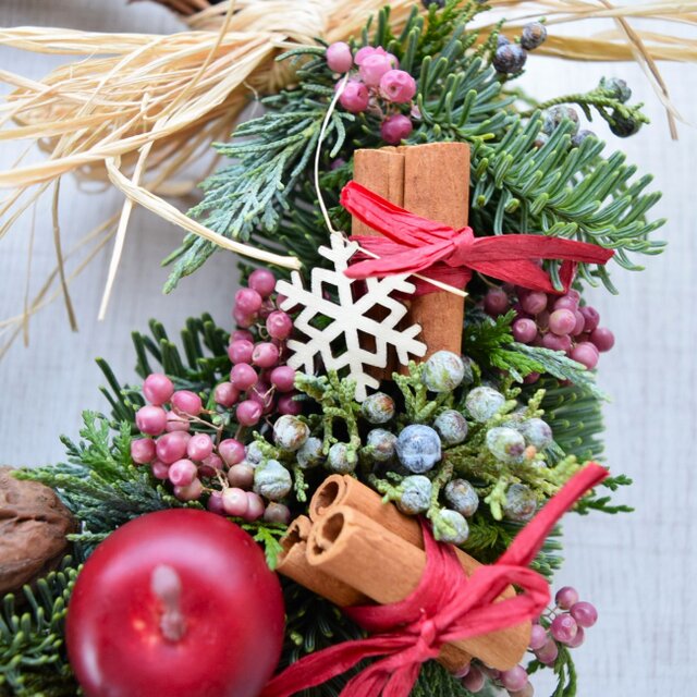 コロンと可愛いミニリンゴのクリスマス・ハーフリース | iichi 日々の暮らしを心地よくするハンドメイドやアンティークのマーケットプレイス