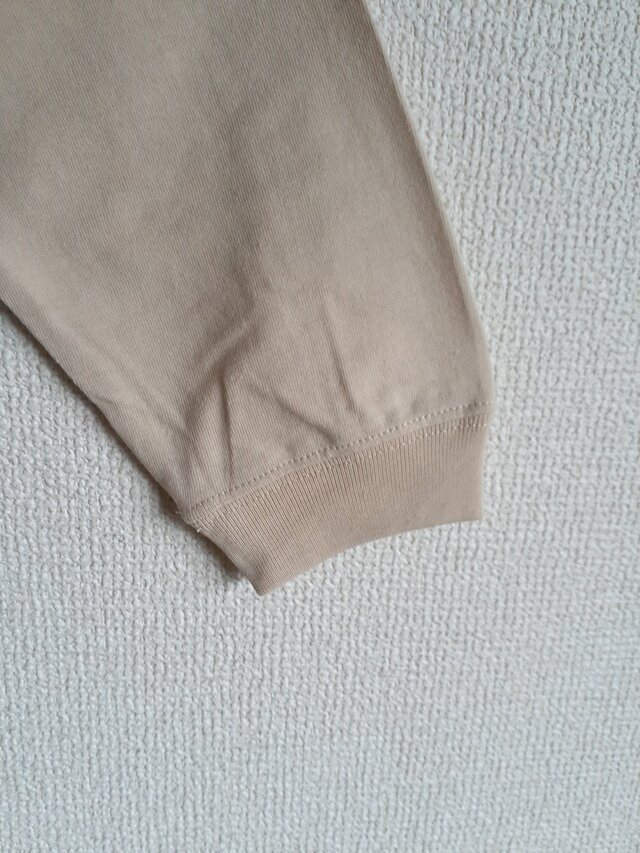 【長袖Tシャツ】IKAMIMI猫 サンドベージュ ユニセックス(男女兼用) | iichi 日々の暮らしを心地よくするハンドメイドやアンティークのマーケットプレイス