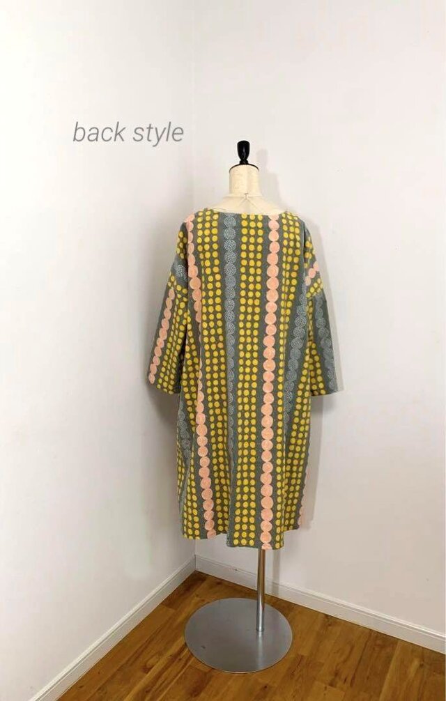 七分袖・コーデュロイワンピース・グレー×黄色・ピンク・着丈96cm・日本製・綿100％ | iichi 日々の暮らしを心地よくするハンドメイドやアンティークのマーケットプレイス