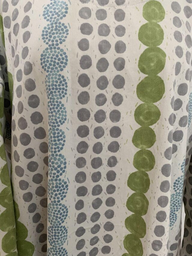 七分袖・コーデュロイワンピース・白×グレー・緑・着丈96cm・日本製・綿100％ | iichi 日々の暮らしを心地よくするハンドメイドやアンティークのマーケットプレイス