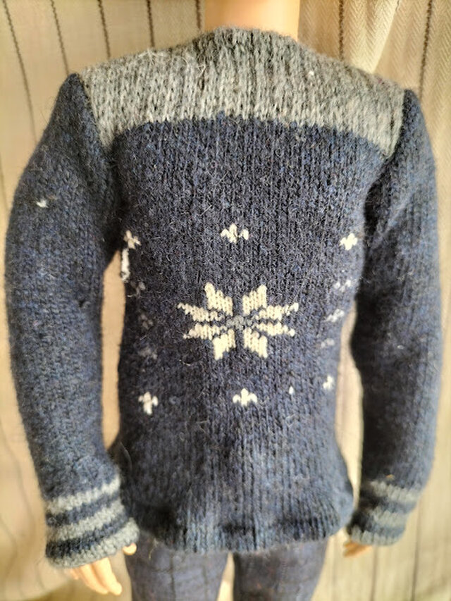 ケン LOOKS（背丈31cm）用 カジュアルセーターのみ （c) | iichi 日々の暮らしを心地よくするハンドメイドやアンティークのマーケットプレイス